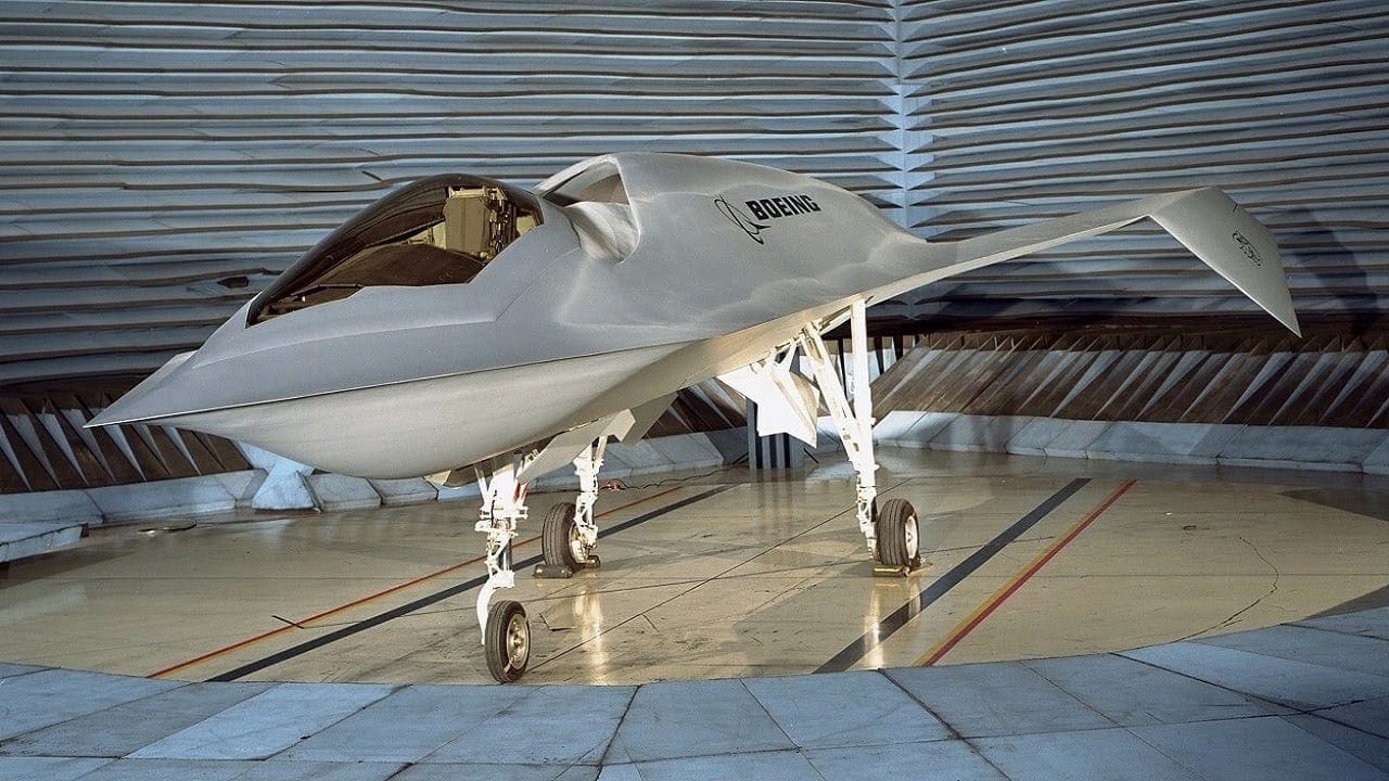 Meet the YF-118G Bird of Prey: The Stealth Aircraft That Made History - 19FortyFive