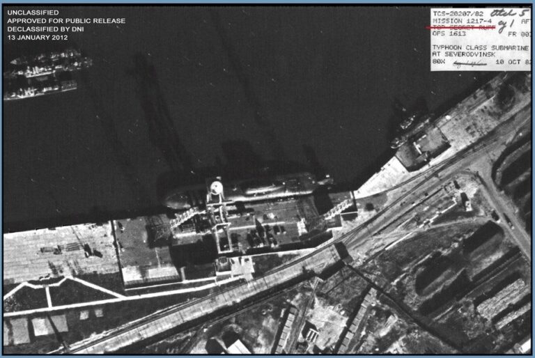 Typhoon-Class: 10 Jaw Dropping Pictures of the Largest Submarines Ever ...