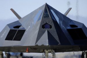 'Retired' Air Force F-117 Nighthawk 'Stealth Fighter' Will Now Fly ...