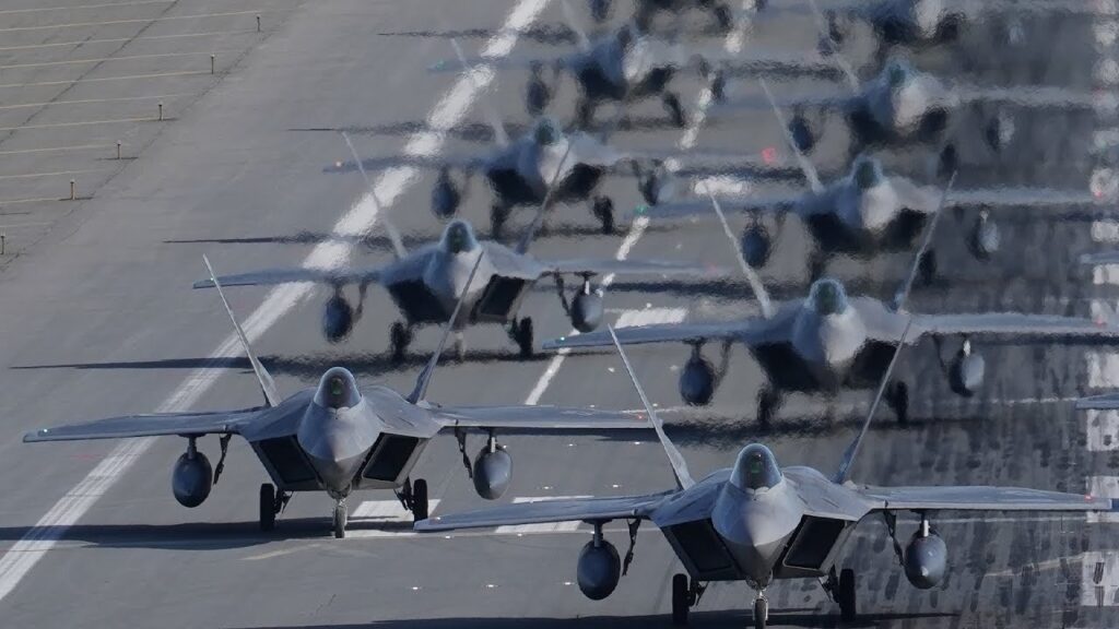 20 Jaw Dropping Photos That Prove the F-22 Is a Powerhouse - AF ...