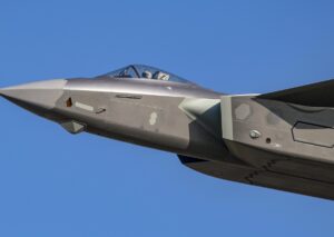 Stealth Fighter Showdown: F-22 Raptor vs. China's J-20 (Who Wins ...