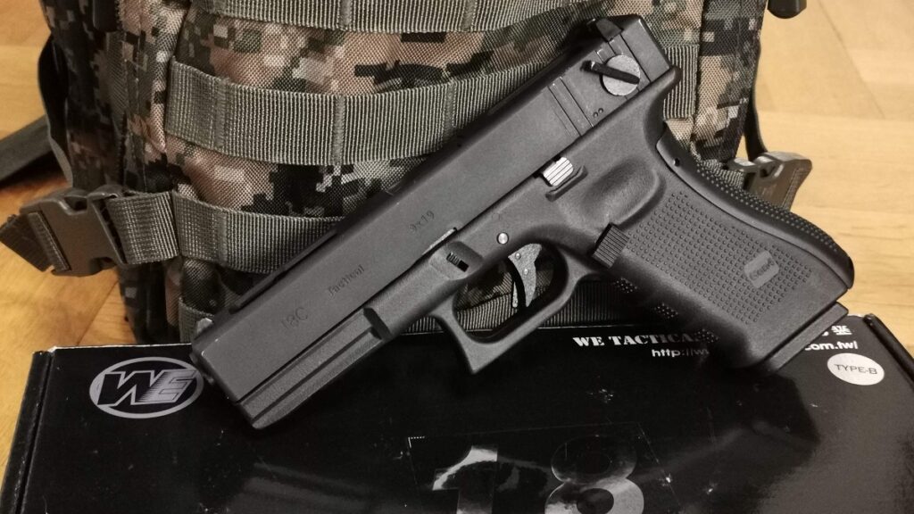 The Fully Automatic Glock 18 Is a Killer Gun (Just in the Movies ...