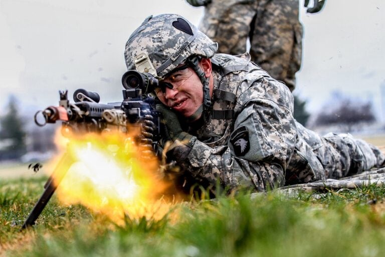 M240B Hands On Review: This Big Machine Gun Is Great to Fire But Very ...