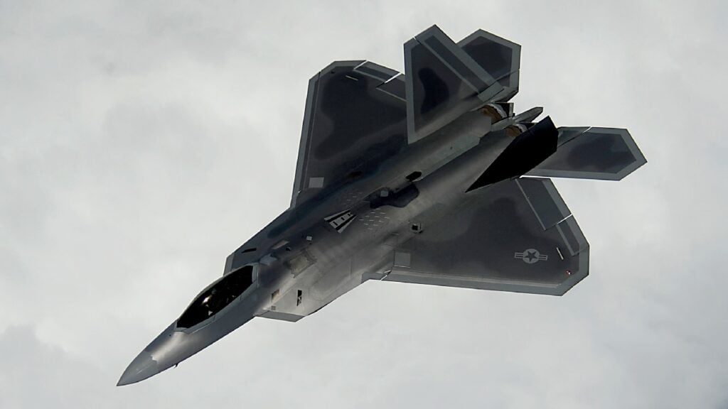 The U.S. Air Force Only Has 93 F-22 Stealth Fighters Ready for War ...