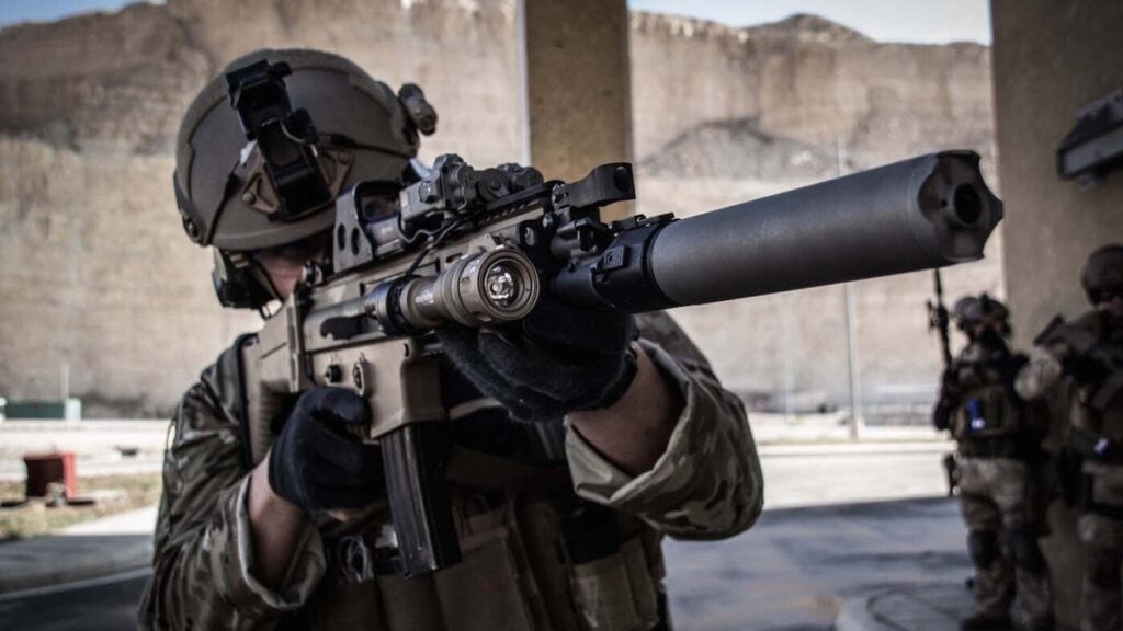 M27 Infantry Automatic Rifle: All the Guns the US Marines Said 'No' To - 19FortyFive