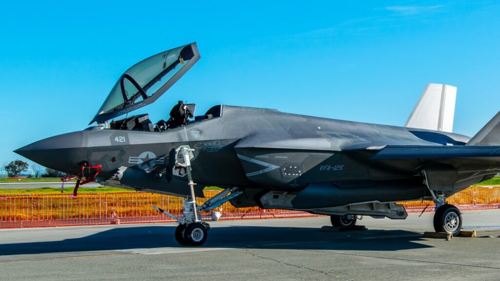 1,200-Mile Strike Reach: The F-35C’s Secret Advantage in the Looming ...