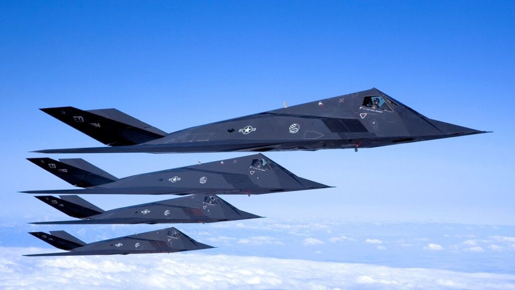 The 'Retired' F-117 Nighthawk Is Now Simulating Enemy Stealth Fighters ...