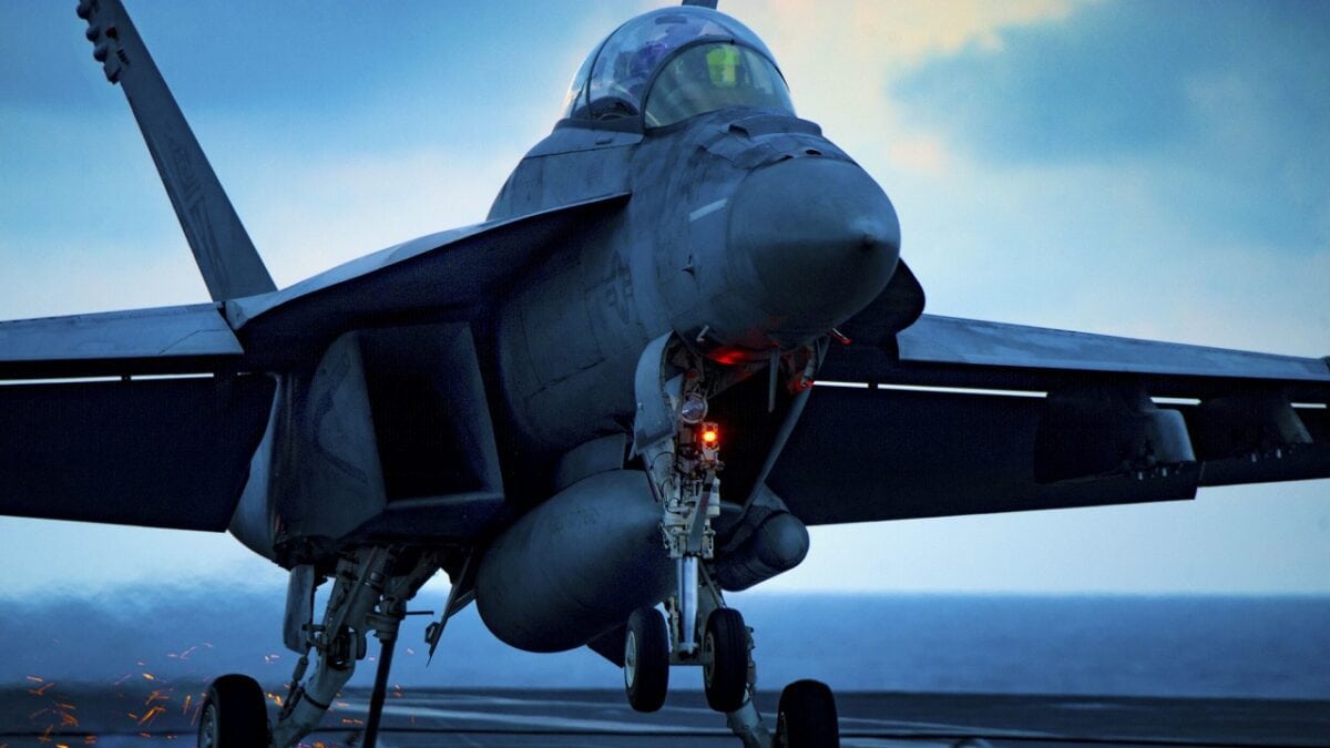 Phoenix Reborn: Why the AIM-174B Gunslinger Missile is the U.S. Navy’s ...