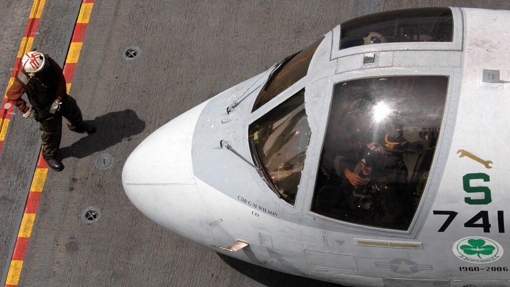 The S-3 Viking Submarine Hunter Has a Message for the U.S. Navy ...