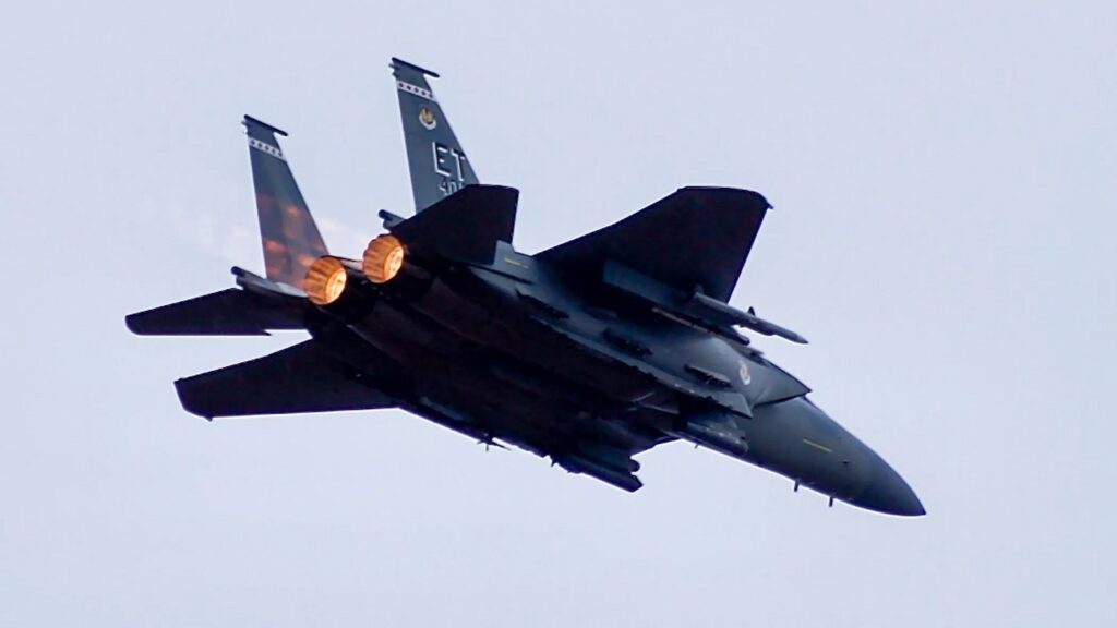 An F-15C Just Buzzed a California Rodeo to the Top Gun "Danger Zone ...