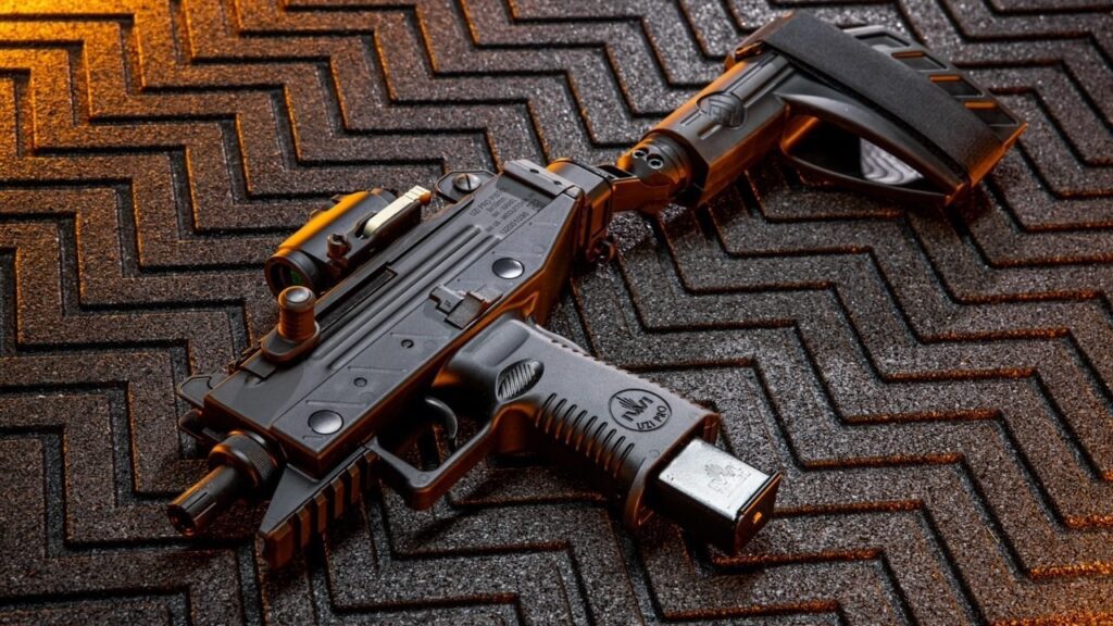 Firearms Legend: The Uzi Submachine Gun Can Fire 600 Rounds Per Minute ...