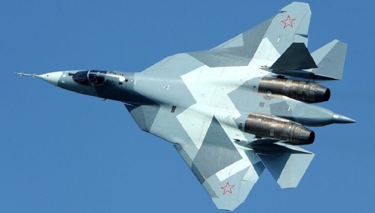 The Slow 'Crash Landing' of Russia's Su-57 Felon Stealth Fighter ...