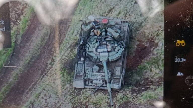 New Footage Shows Ukraine Special Forces Attack Russian Tanks with ...