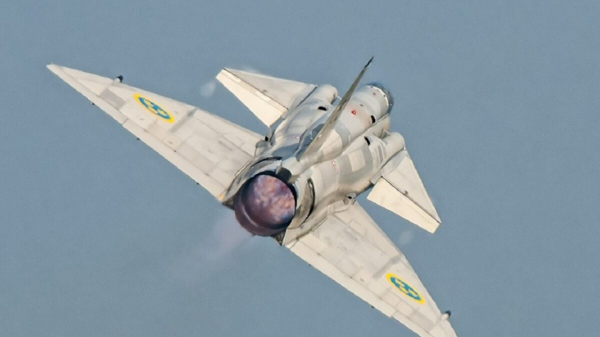 Saab 37 Viggen Fighter Could Hit Mach 2.1 and Had Just 1 Mission ...