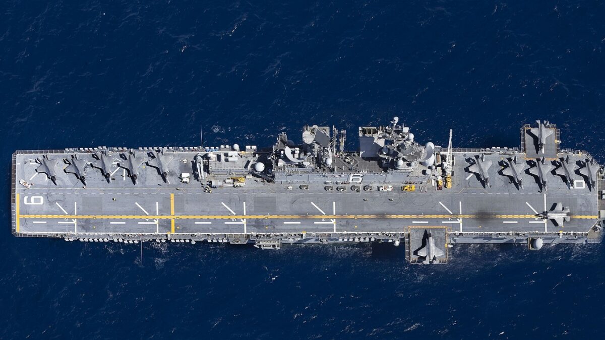 Mini Aircraft Carrier: The U.S. Navy's America-Class Amphibious Assault ...