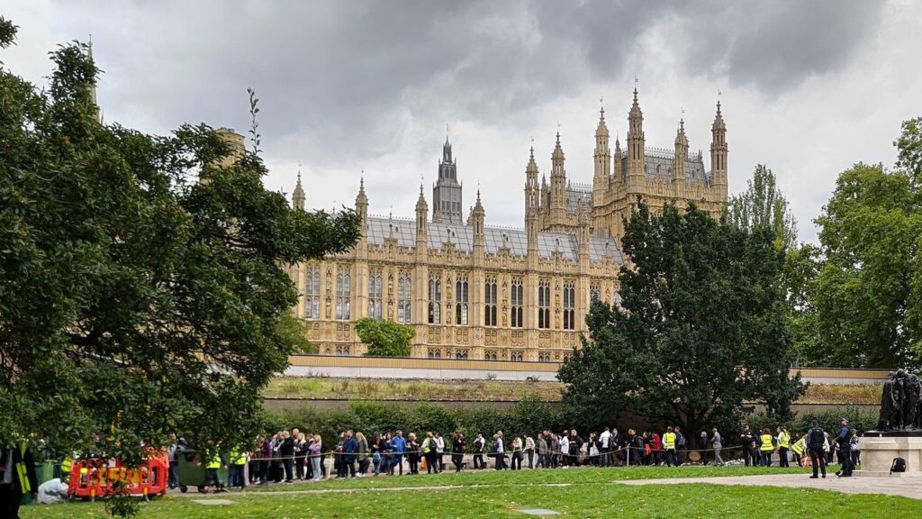 I Went Back Home to England To See Queen Elizabeth II Lying In State. I ...