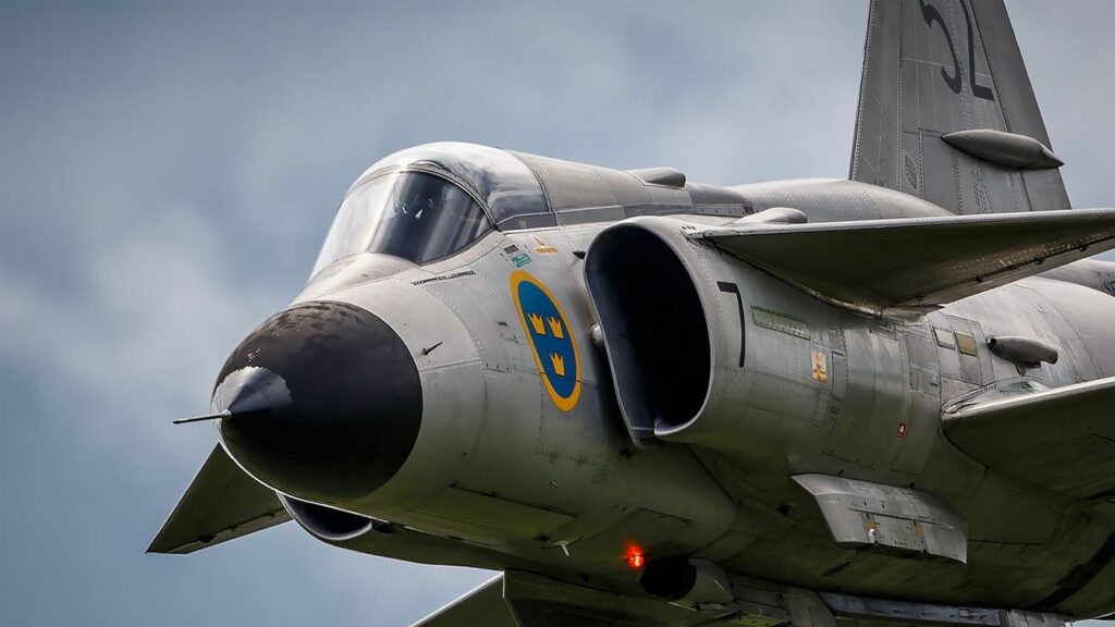 Meet the S37: Why the Saab Viggen Fighter Was Built For A Russia War ...