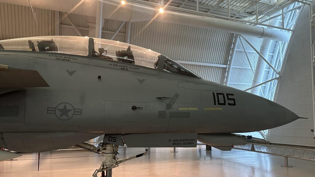 Why the F-14 Tomcat was a U.S. Navy "Knife Fighter" in Disguise ...