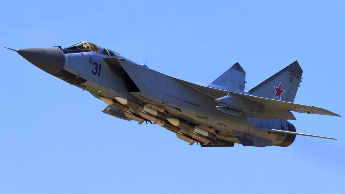 Russia Is Arming MiG-31 Fighters with R-37M Hypersonic Missiles for War ...