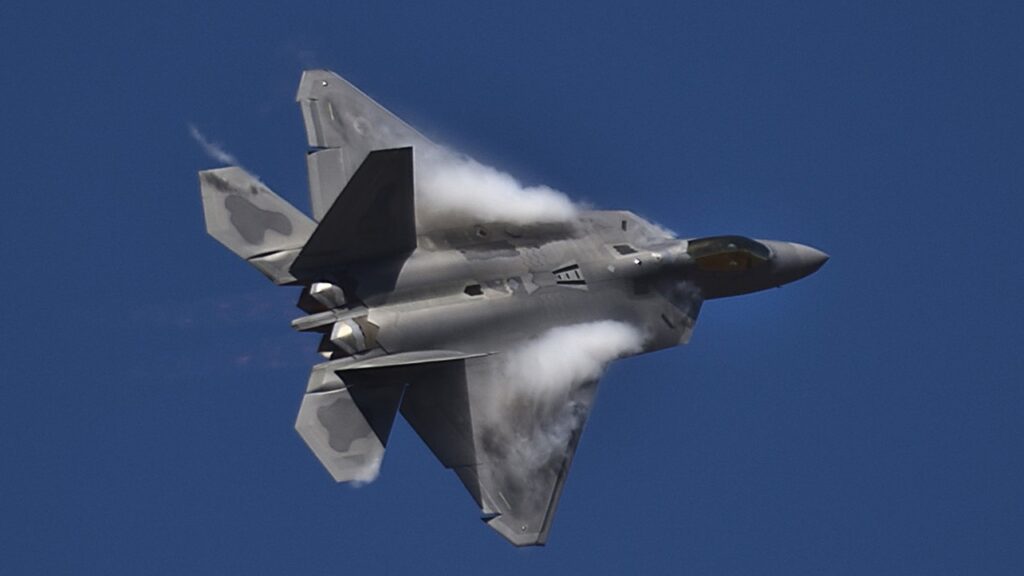 11 U.S. Air Force F-22 Raptor Stealth Fighters Are Now Based in Iran's ...