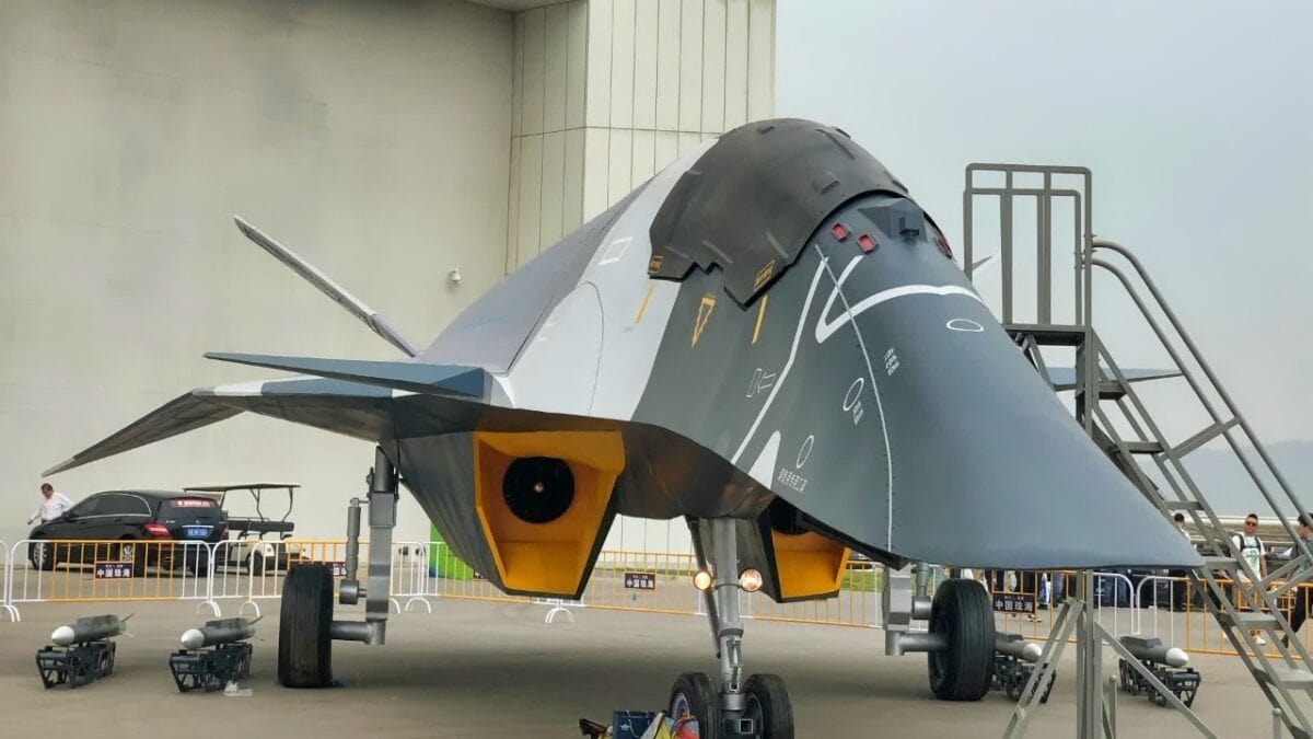 White Emperor: China's 'NGAD' 6th Generation Fighter Explained in 4 ...