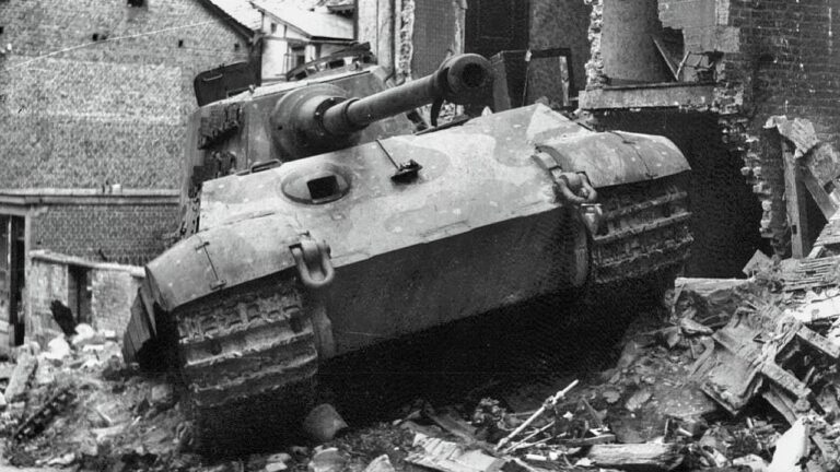 Rolling Coffin: M3 Lee/Grant From World War II Is the Worst U.S. Tank ...