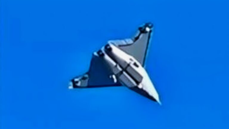 The U.S. Navy's F/A-XX 6th Generation Stealth Fighter Must Fly ...