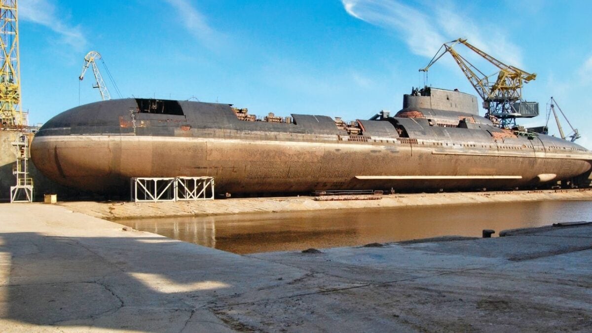 Biggest Submarine Ever Not 'Made in USA': Meet Russia's Typhoon-Class ...