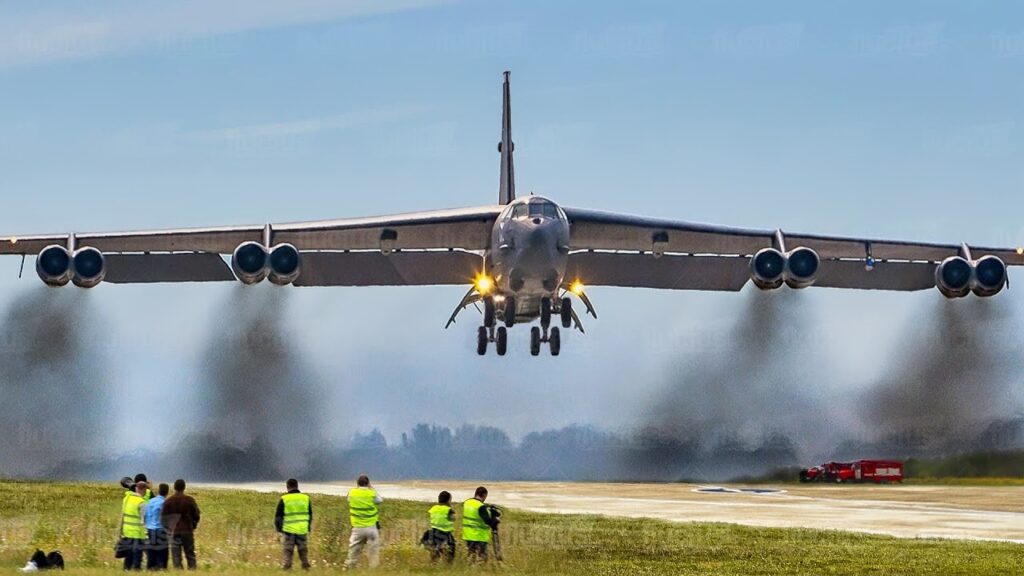 The 'New' B-52J 'Stratofortress' Bomber Has a Message for the U.S. Air ...