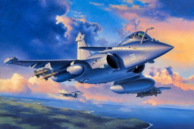 European Fighter Battle: Dassault Rafale vs. Eurofighter Typhoon ...