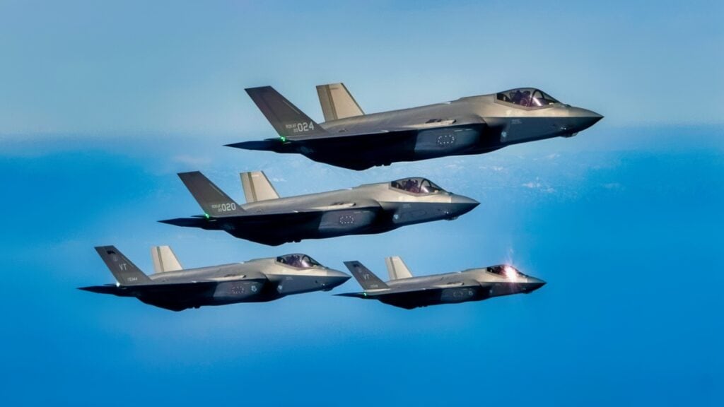 F-35 Down: F-16 Fighting Falcon Fighters Used New Swarm Tactics to ...