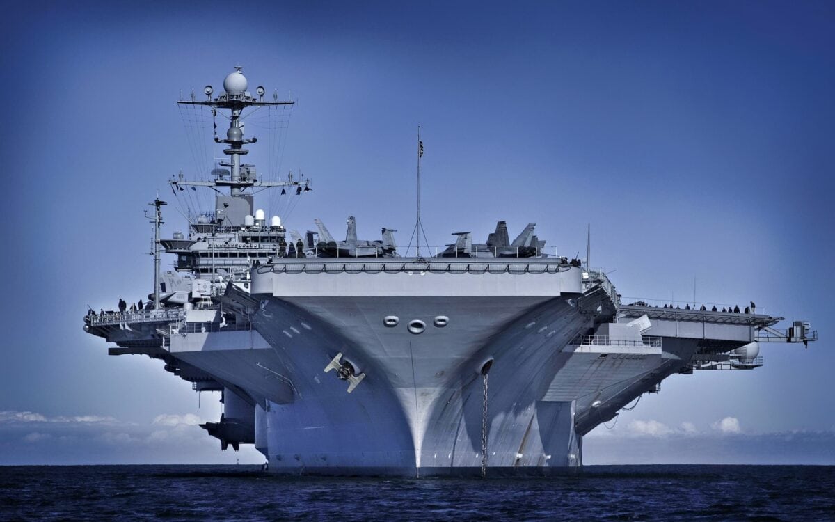Why the U.S. Navy's USS Nimitz Is Such a Badass Aircraft Carrier ...