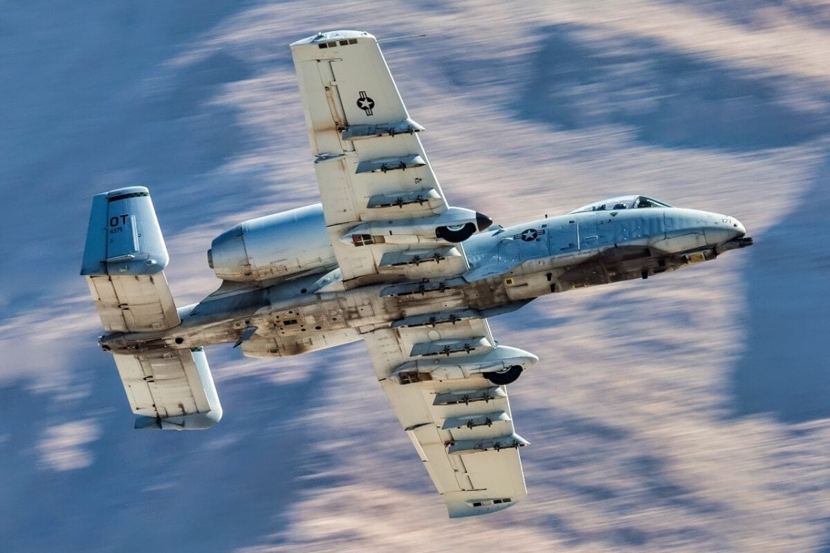 Russia's Version of the A-10 Warthog: Meet the Su-25 Frogfoot Flying ...
