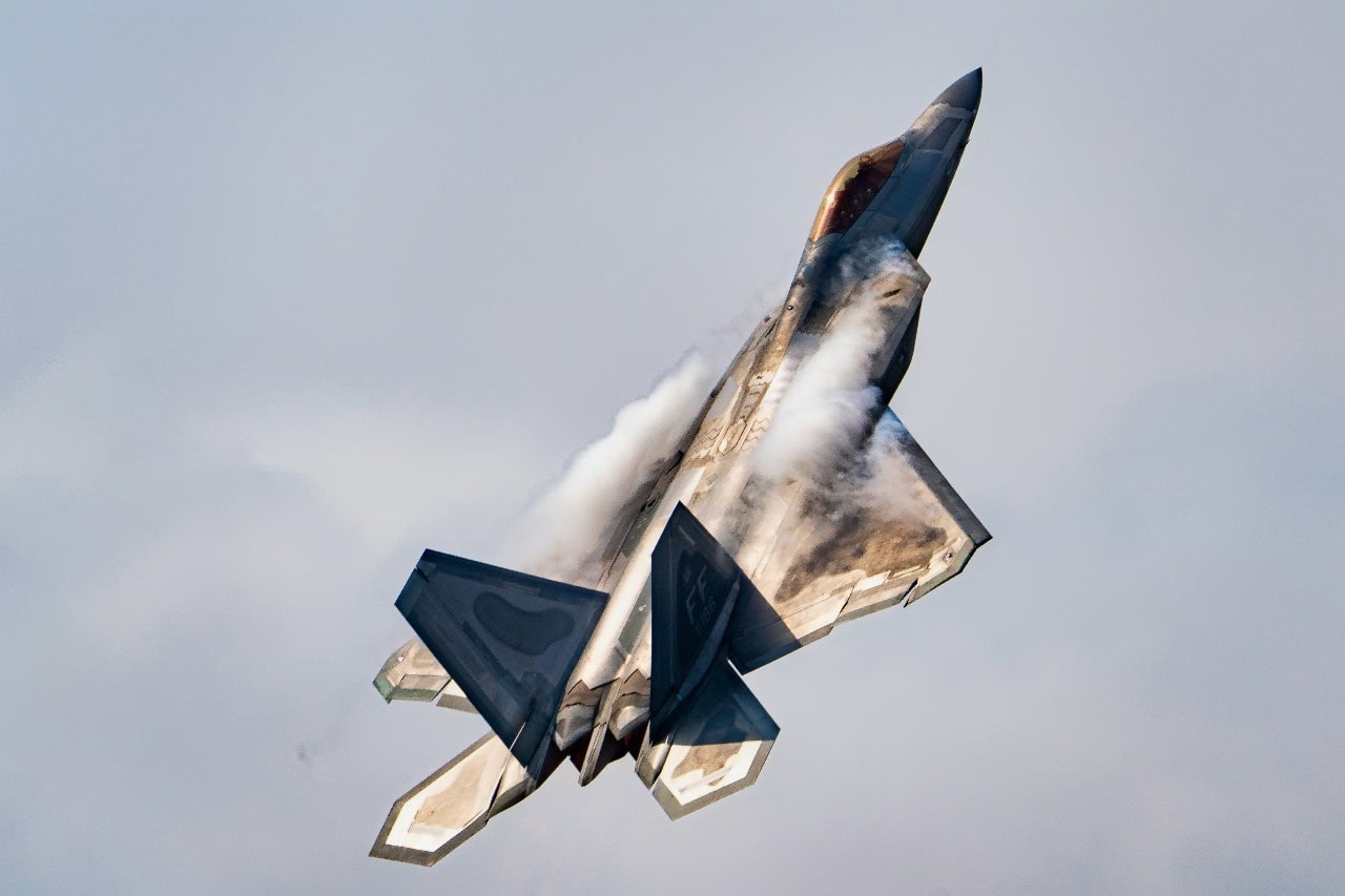 The F-22 Raptor Has 1 Big Problem That Keeps It Off Navy Aircraft ...