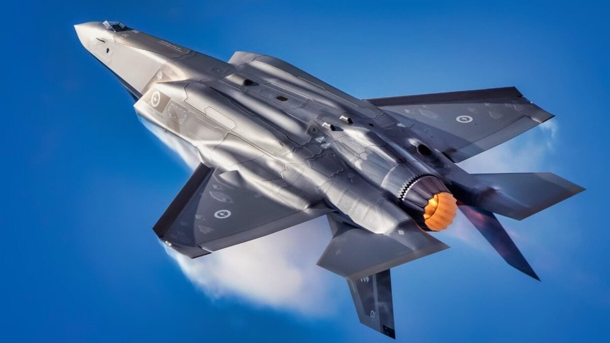 The F-35 Lightning II Stealth Fighter Has a Message for Canada ...