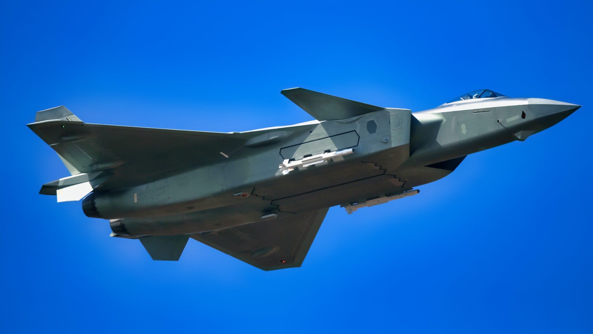China's J-20 Mighty Dragon Fighter Has A Message for the F-22 and F-35 - 19FortyFive
