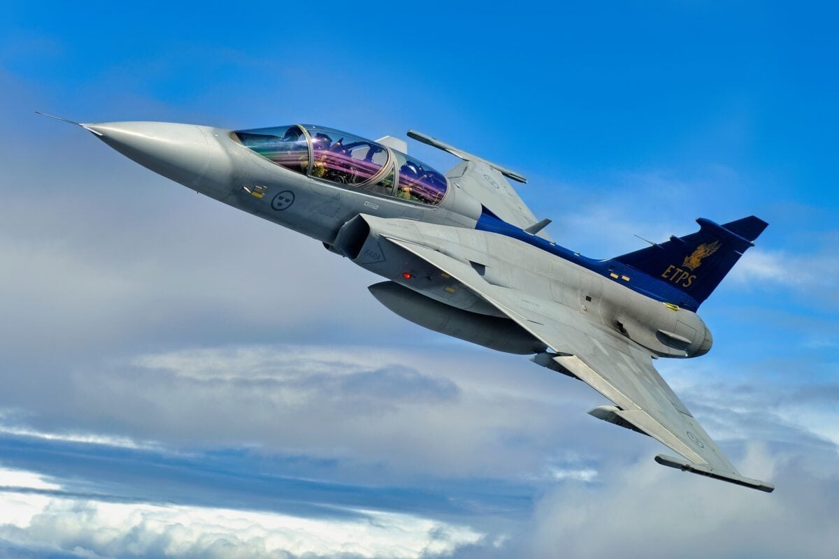 Sweden Built a Mach 2 Fighter in the 1950s That Could Do the Top Gun ...