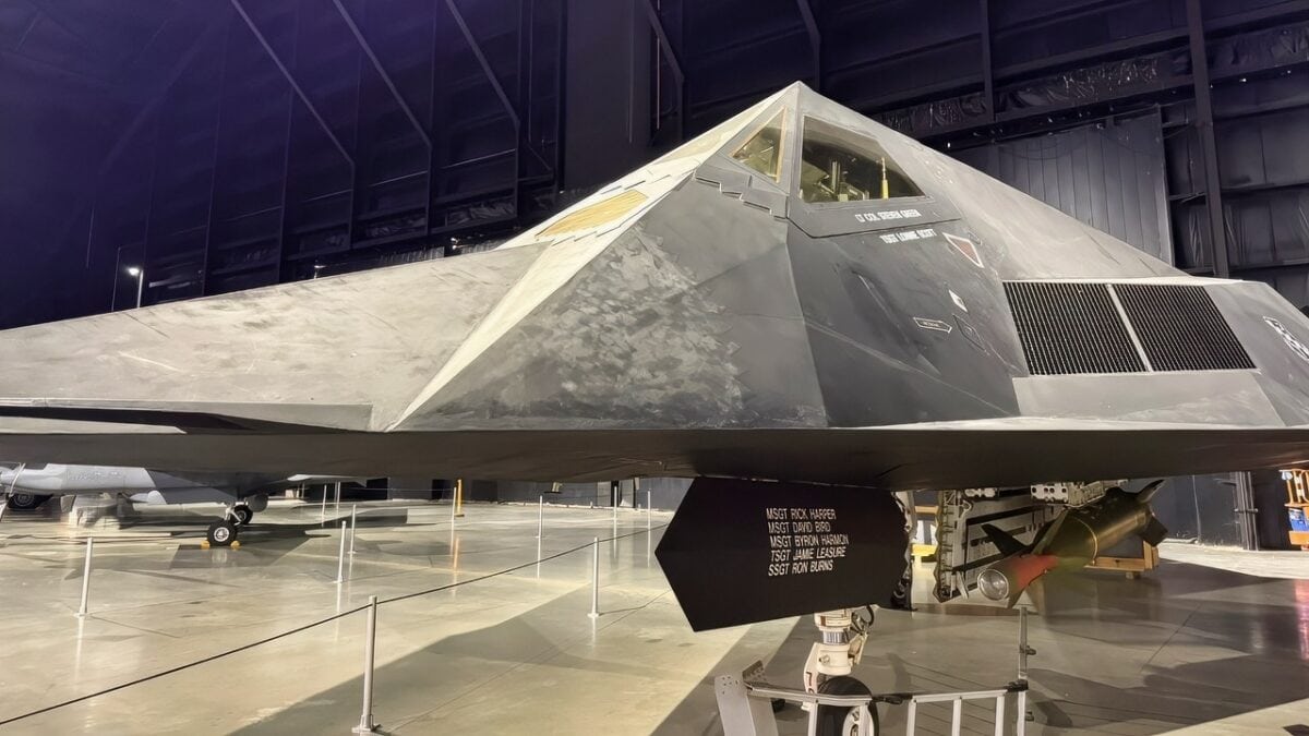The U.S. Air Force Now Has Its Very Own J-20 and Su-57 Stealth Fighters ...