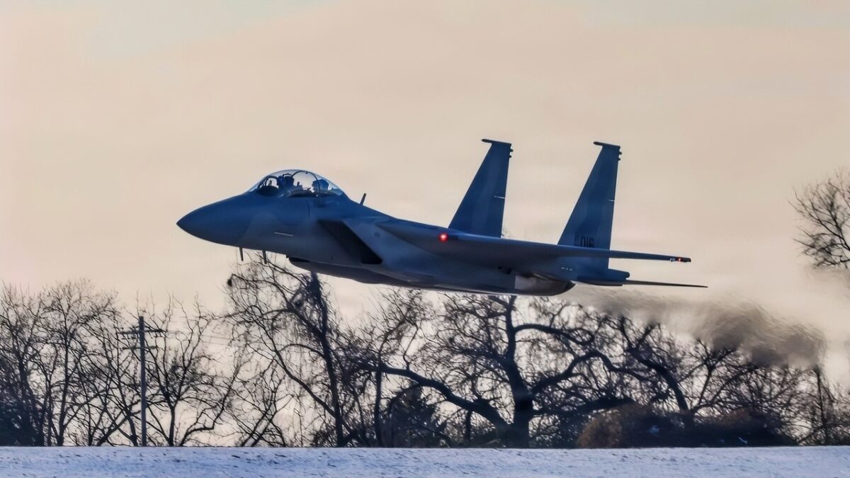 Forget the F-35: At 87 Billion Operations Per Second, the F-15EX Eagle ...