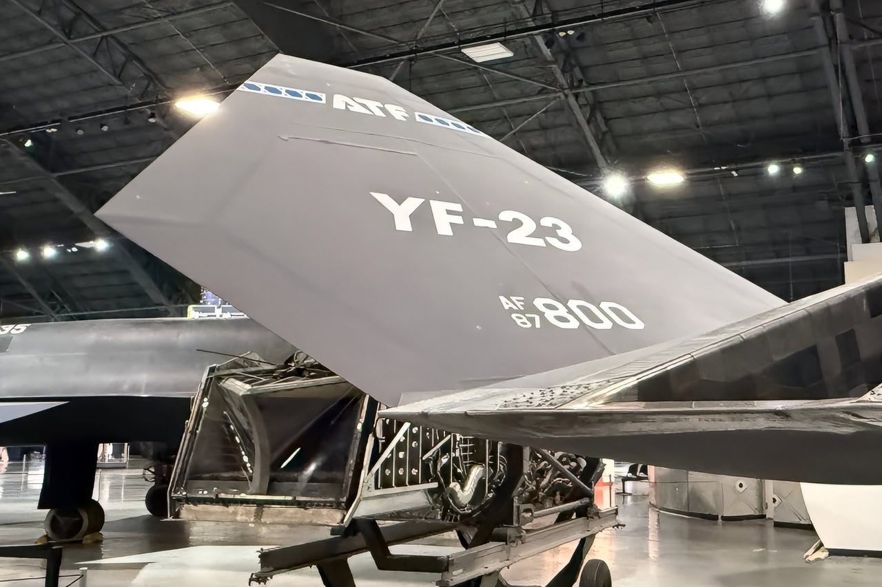 YF-23 Black Widow Stealth Fighter Might Be the U.S. Air Force's Biggest ...