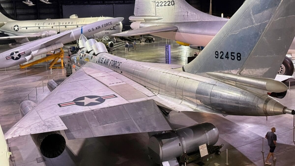 The Mach 2 "Steel Coffin": Why the B-58 Hustler Air Force Bomber ...