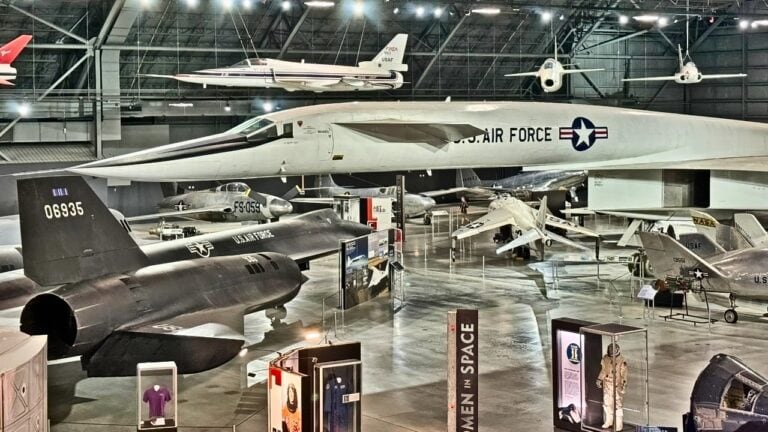 XB-70: The U.S. Air Force Built a Massive Mach 3 Bomber That Was ...