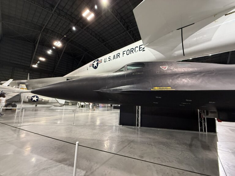 NASA Secretly Flew Special SR-71 Blackbird 'Interceptors' That Could ...