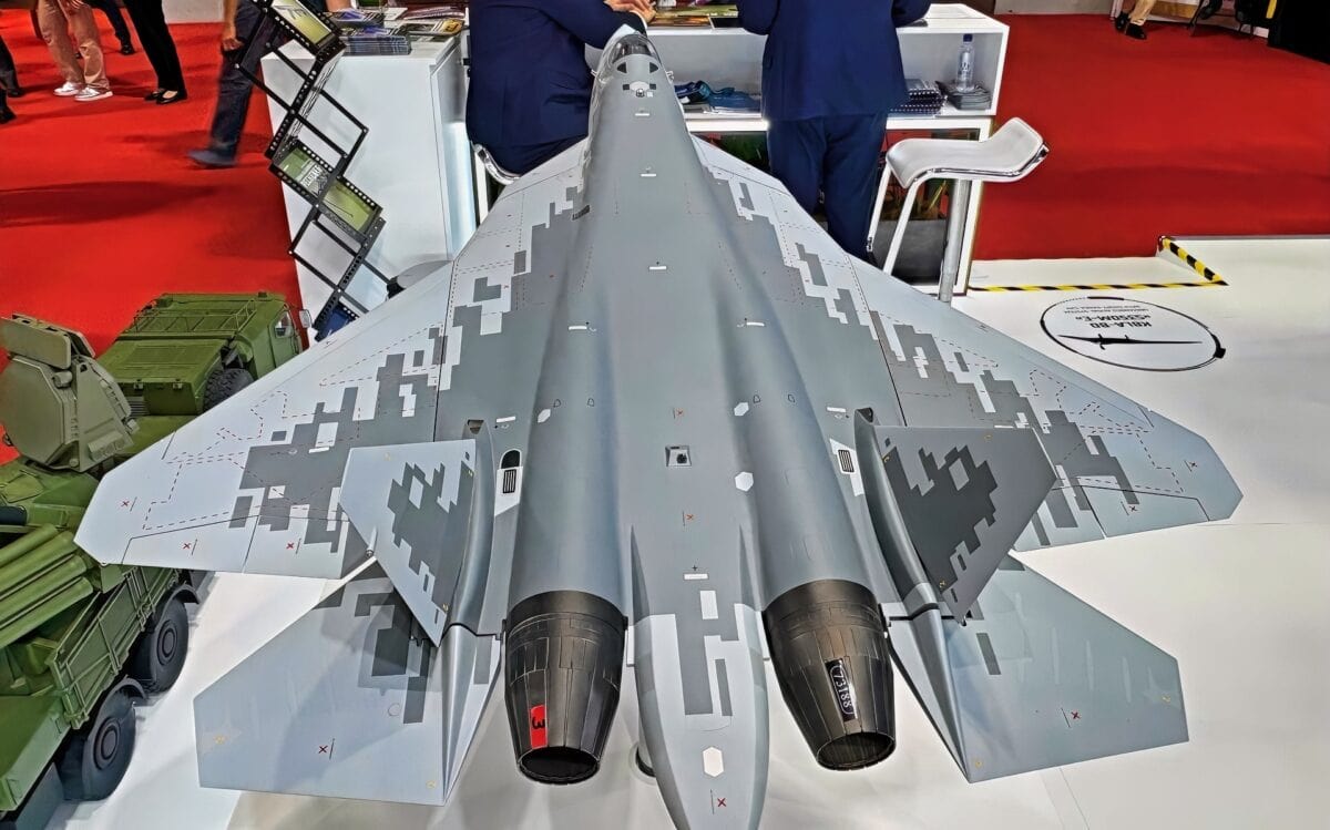 Russia's Su-57 Felon and New PAK DA Stealth Bomber are Circling the ...
